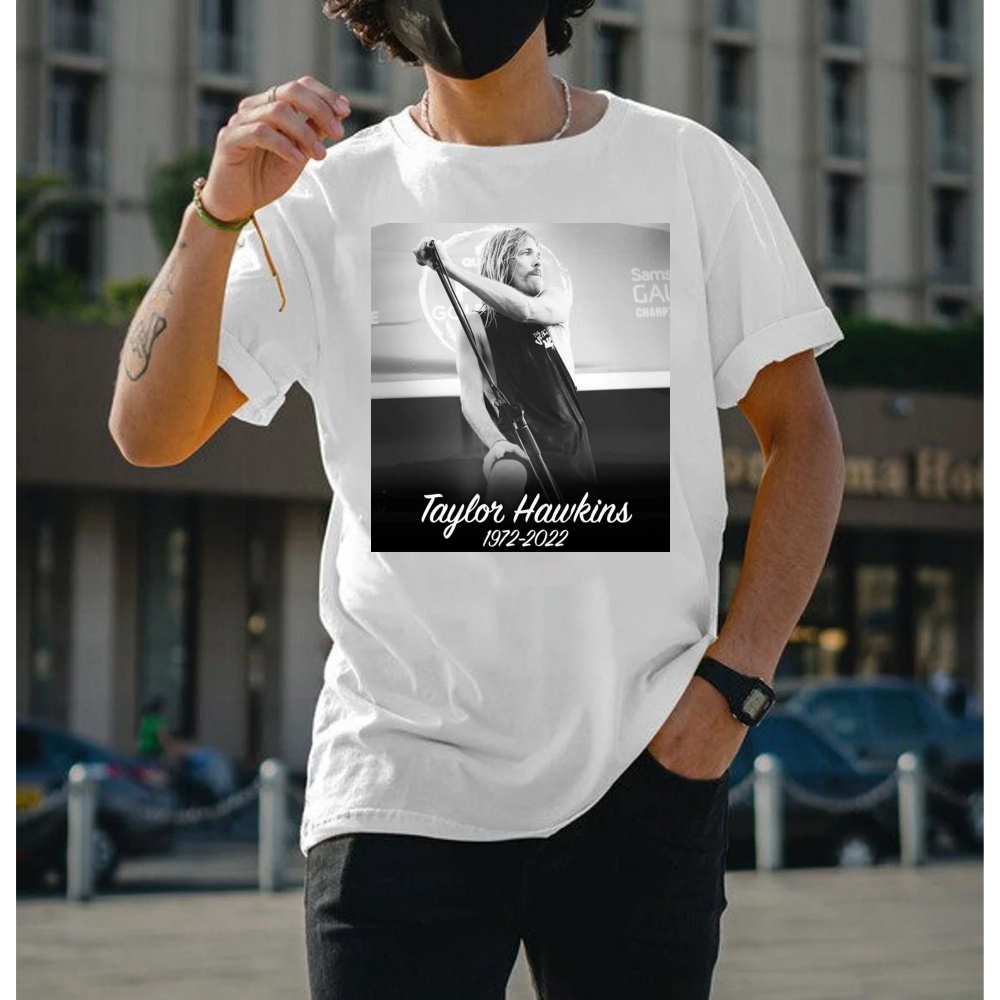Angel Drummer Taylor Hawkins 1972 – 2022 Rip T-Shirt - Hersmiles